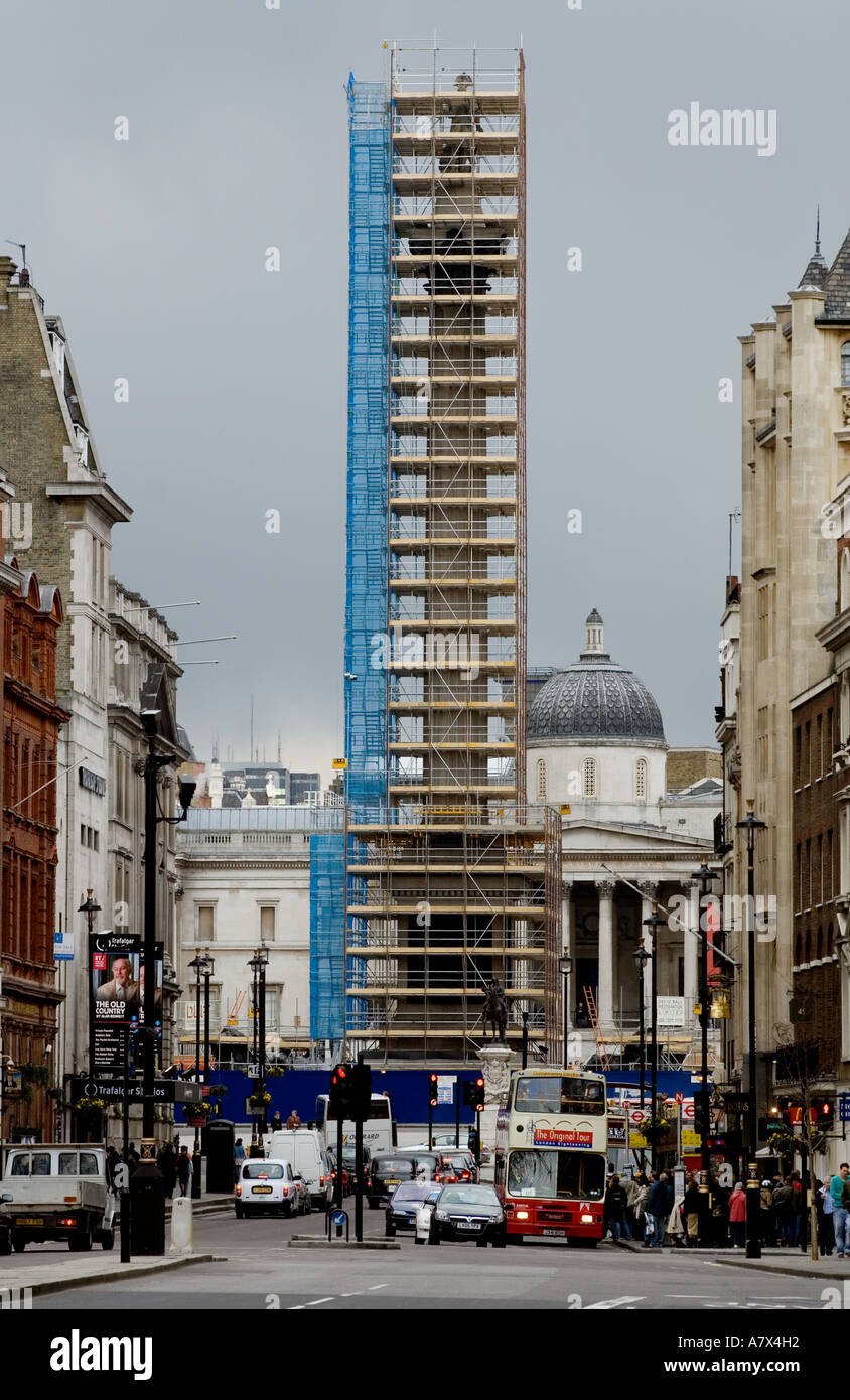 LONDON ENGLAND NELSONS COLUMN BEING CLEANED 2006 Stock Photo - Alamy