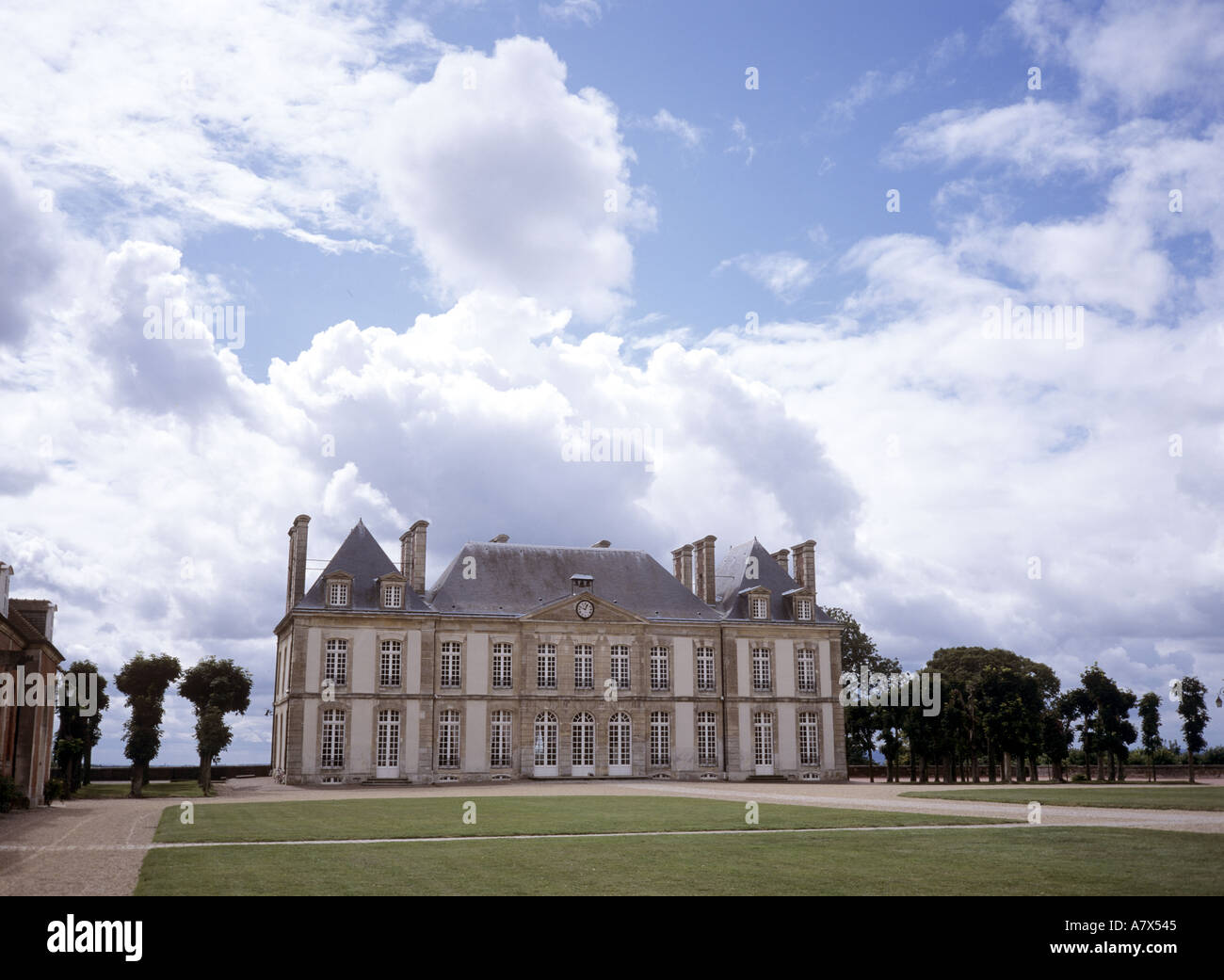 Chateau du pin france hi-res stock photography and images - Alamy