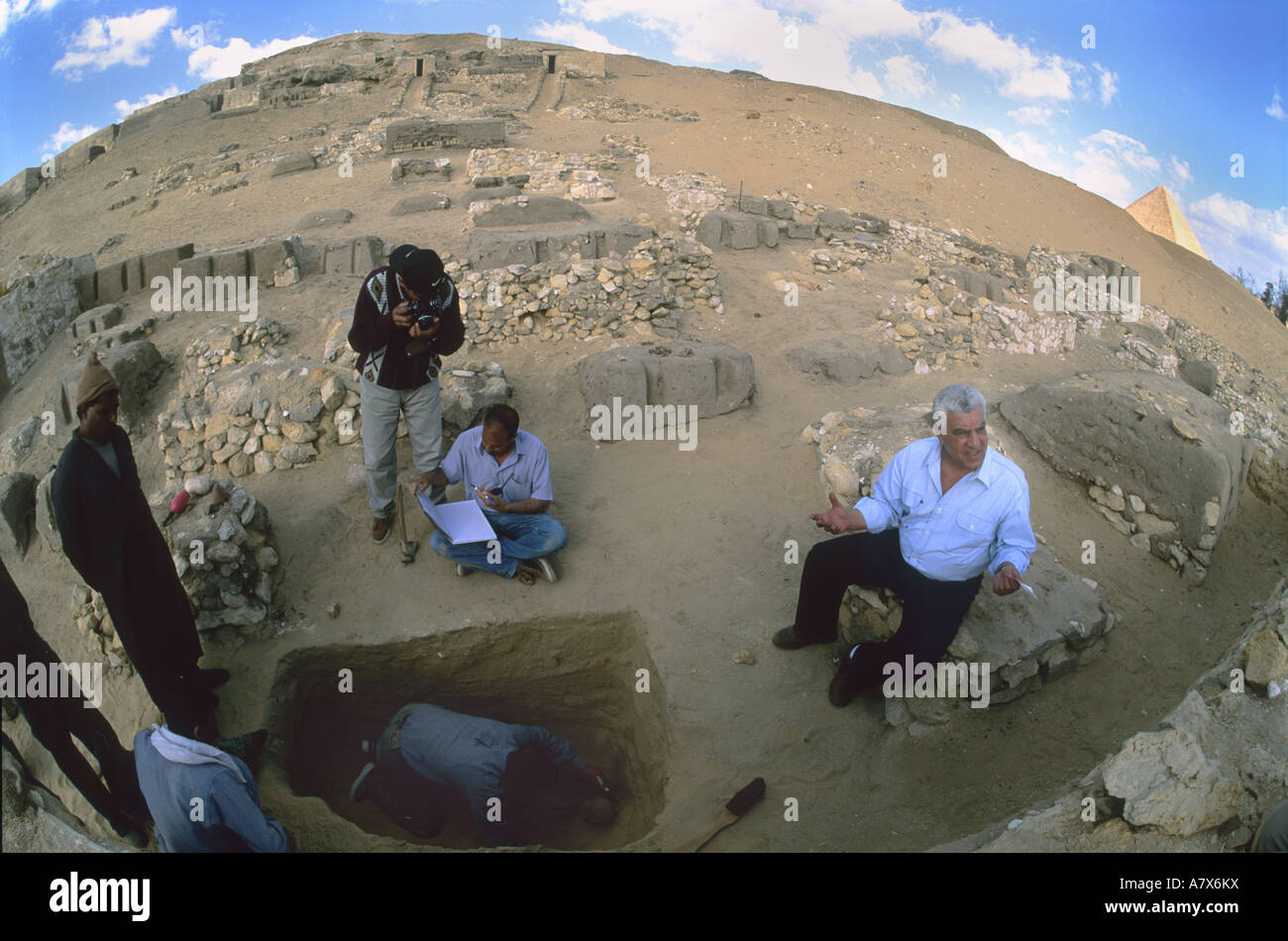 Dr zahi hawass hi-res stock photography and images - Alamy