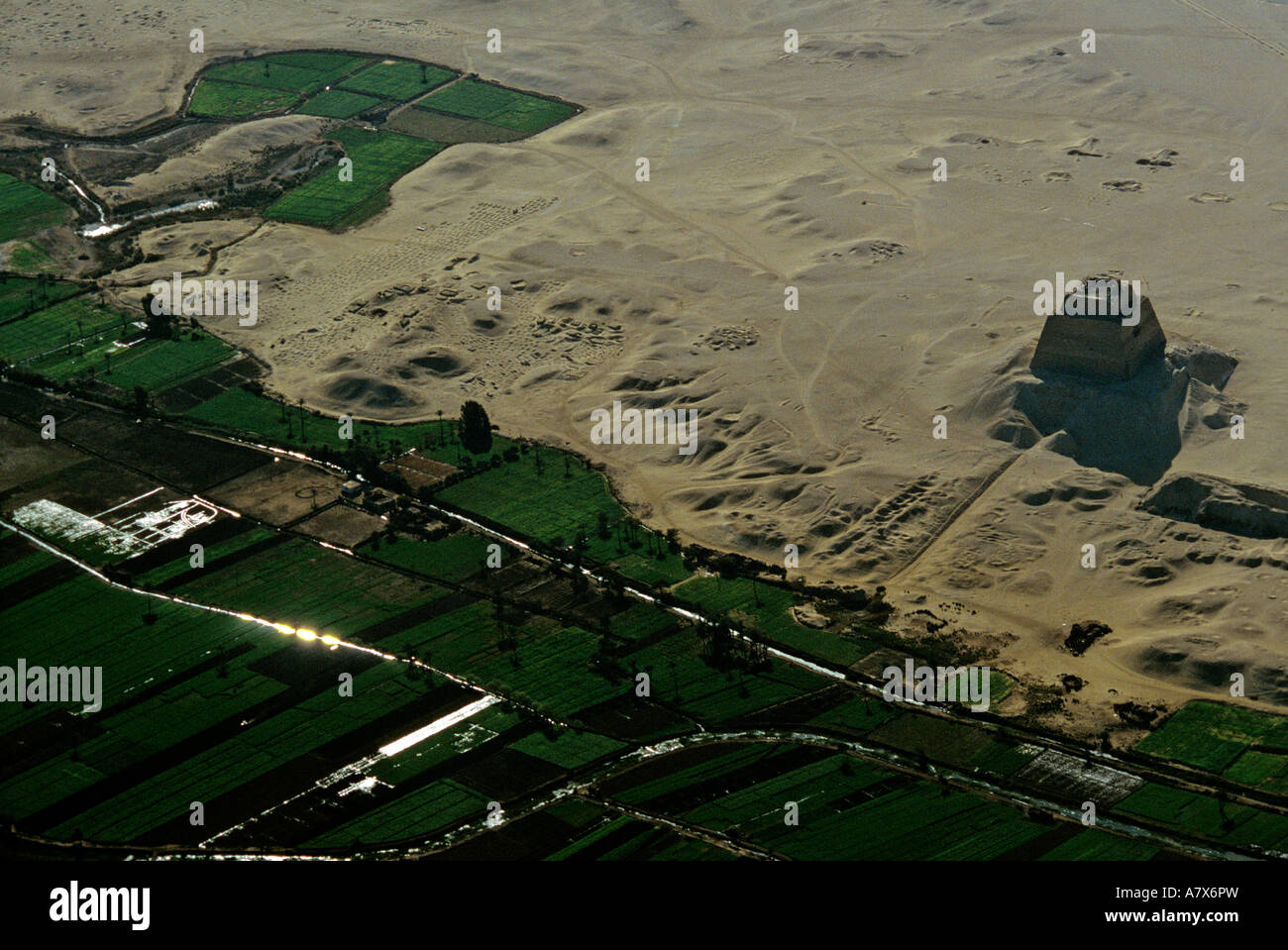 Egypt, Old Kingdom, Age of the Pyramids, Snefru's pyramid rises from ...