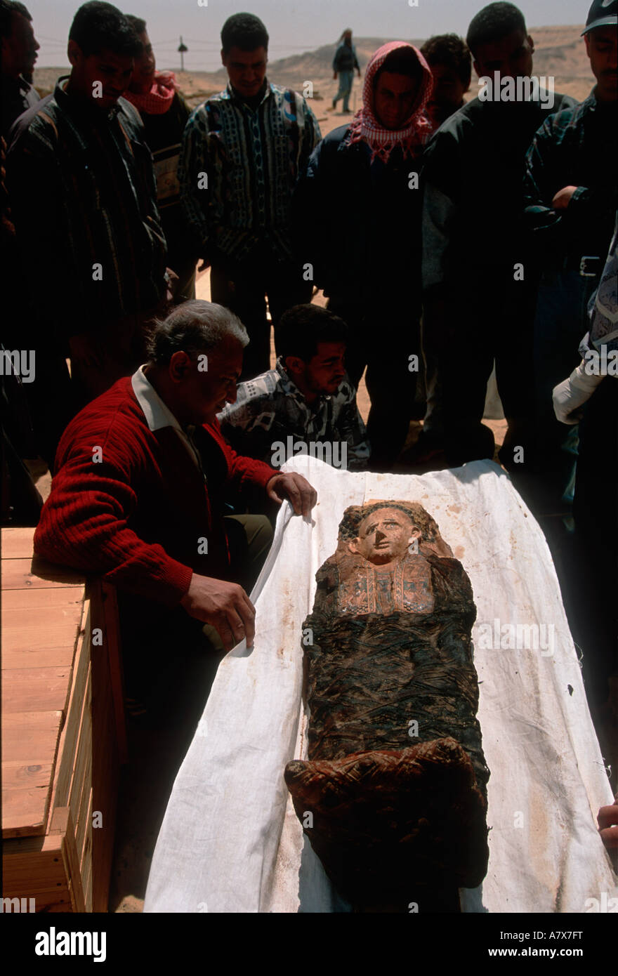 Valley of the golden mummies hi-res stock photography and images - Alamy