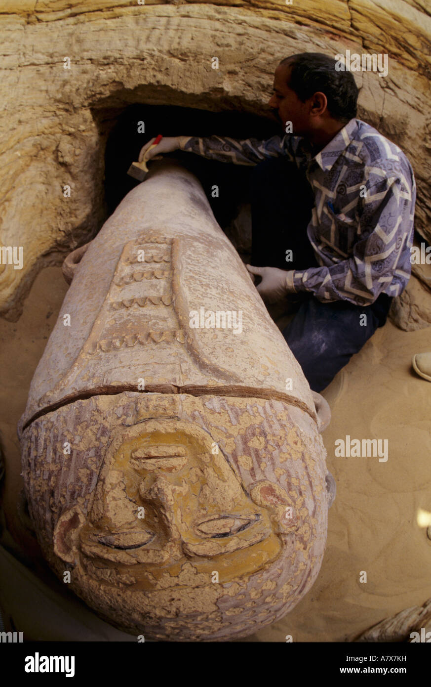 Egypt mummies tomb hi-res stock photography and images - Alamy