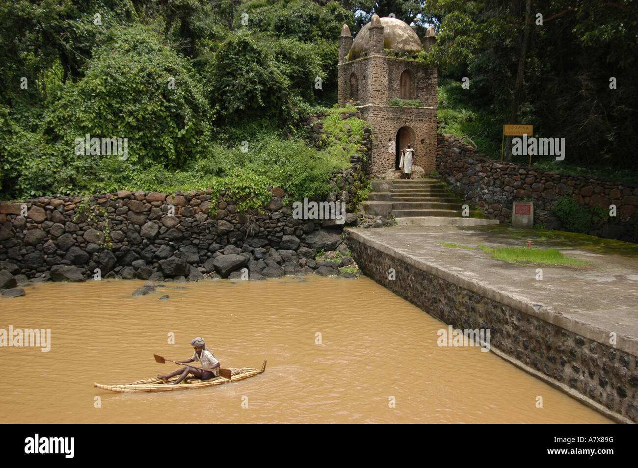 Ethiopia: Bahir Dar, fisherman on Lake Tana in balsa reed boat Stock ...