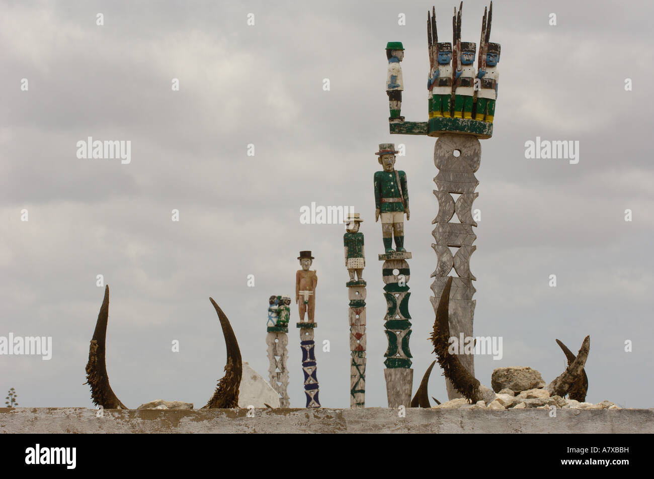 Tombs madagascar africa hi-res stock photography and images - Alamy