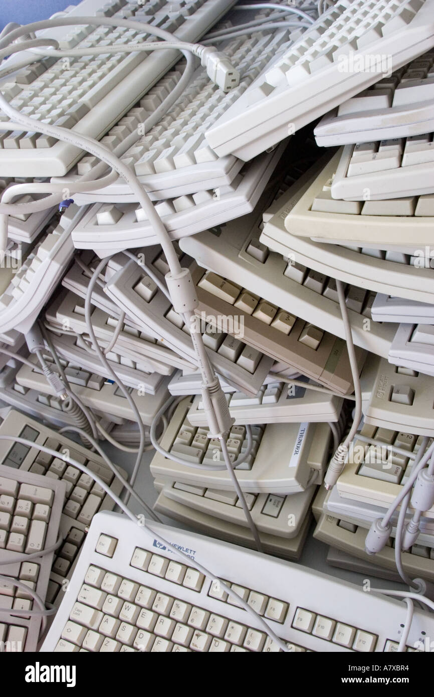 Pile of old computer keyboards Stock Photo - Alamy