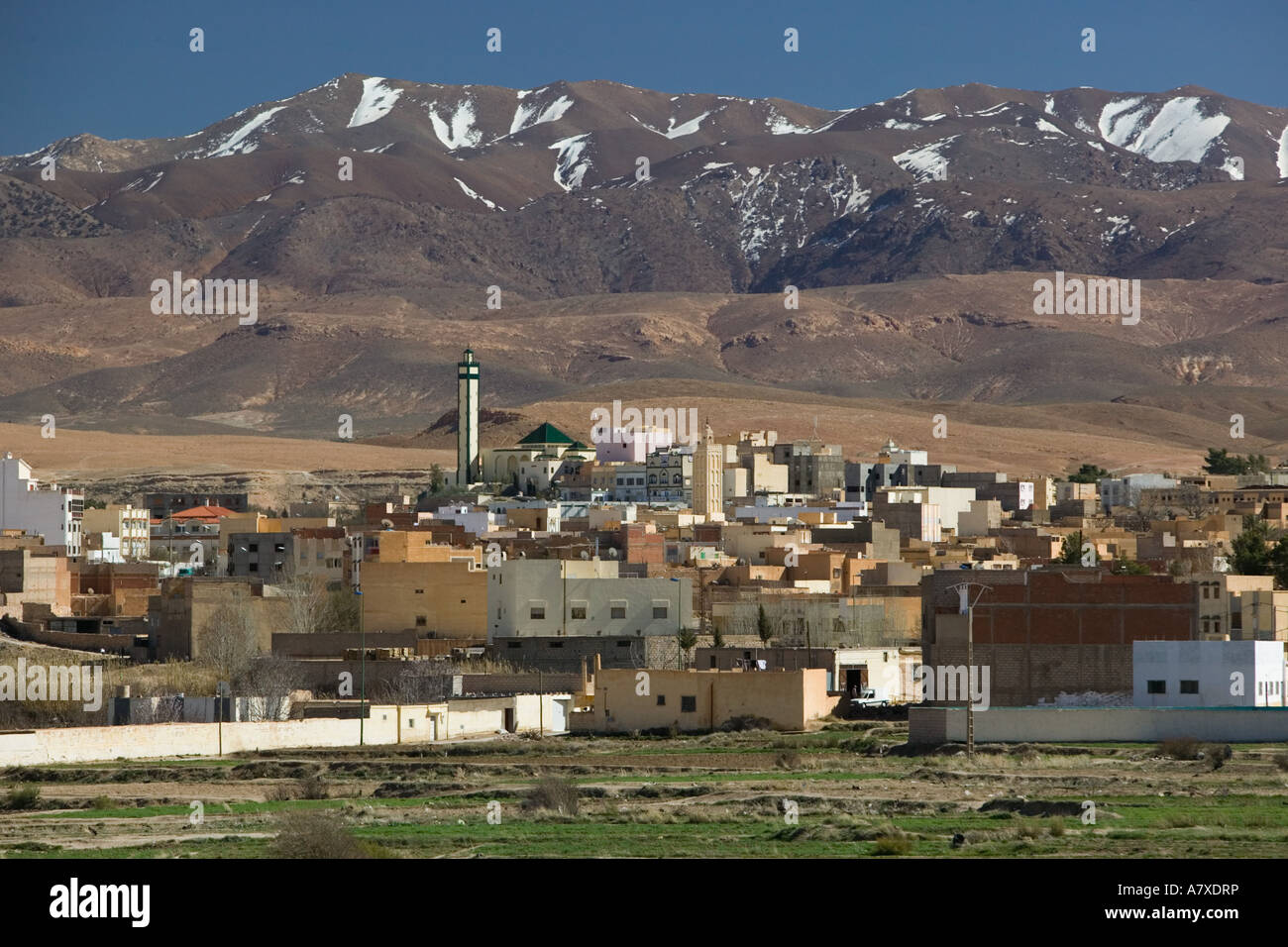 MOROCCO, Middle Atlas, MIDELT: Town View with Middle Atlas Mountains ...
