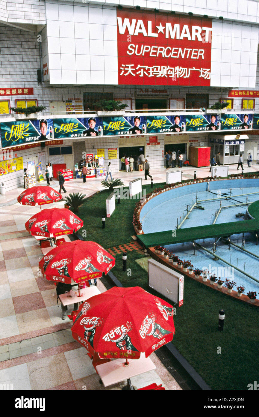 China wal mart hi-res stock photography and images - Alamy