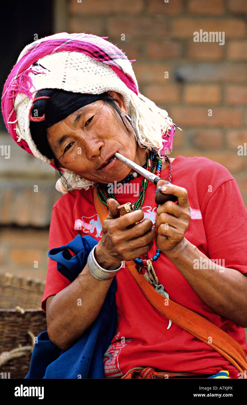 Lincang hi-res stock photography and images - Alamy