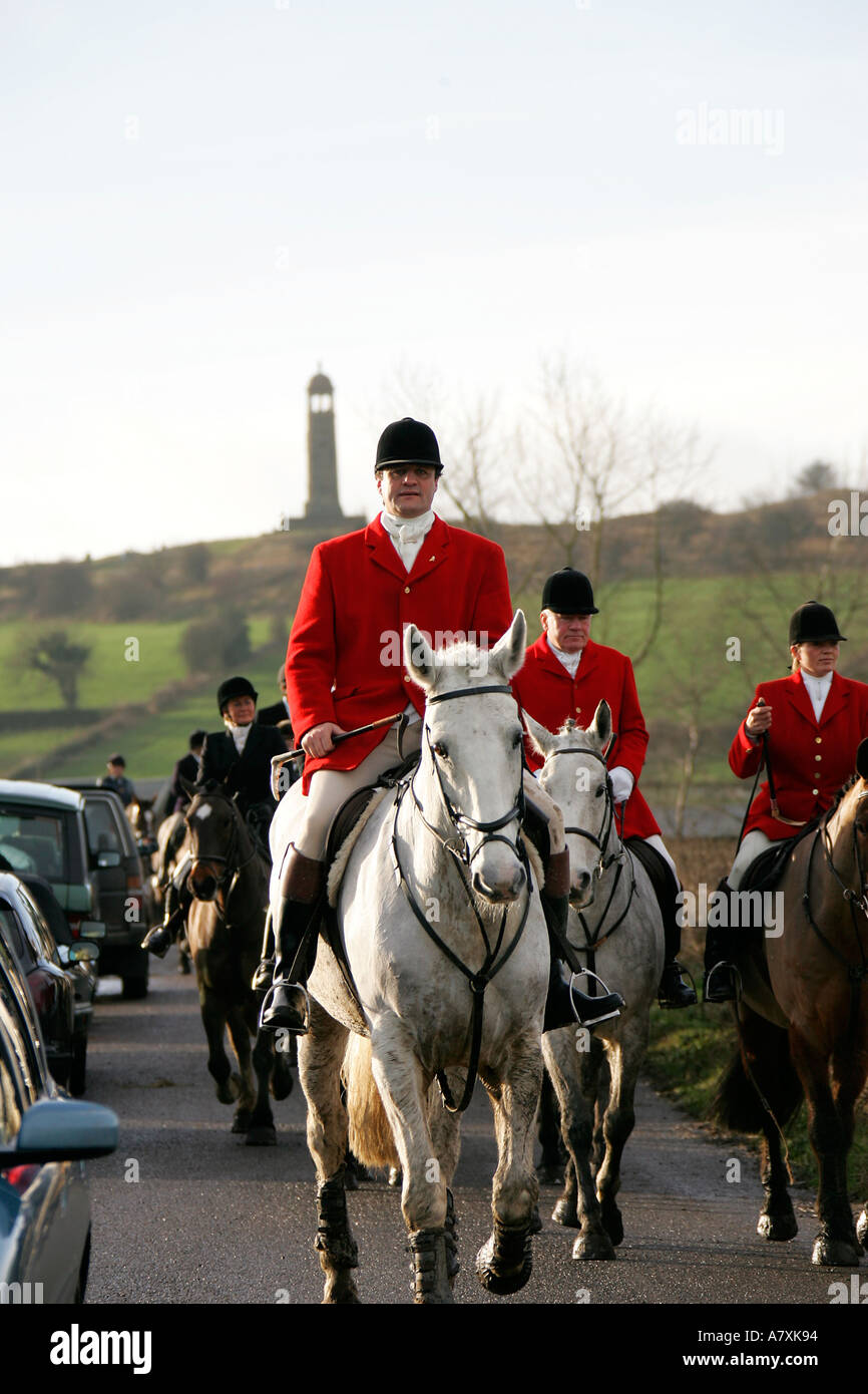FOX HUNTING DERBYSHIRE ENGLAND TRADITION SPORT Stock Photo - Alamy
