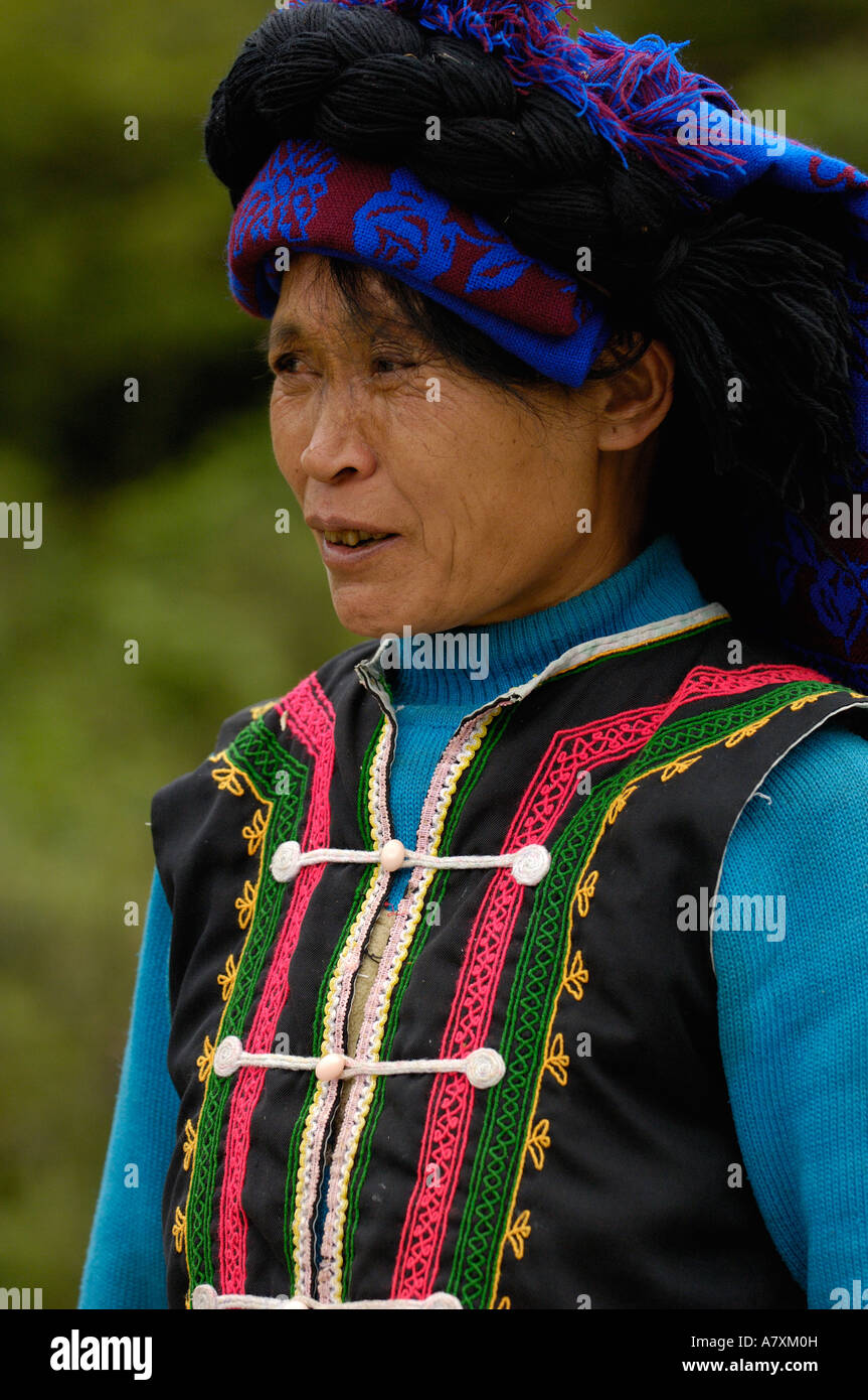 Ethnic groups of yunnan hi-res stock photography and images - Alamy