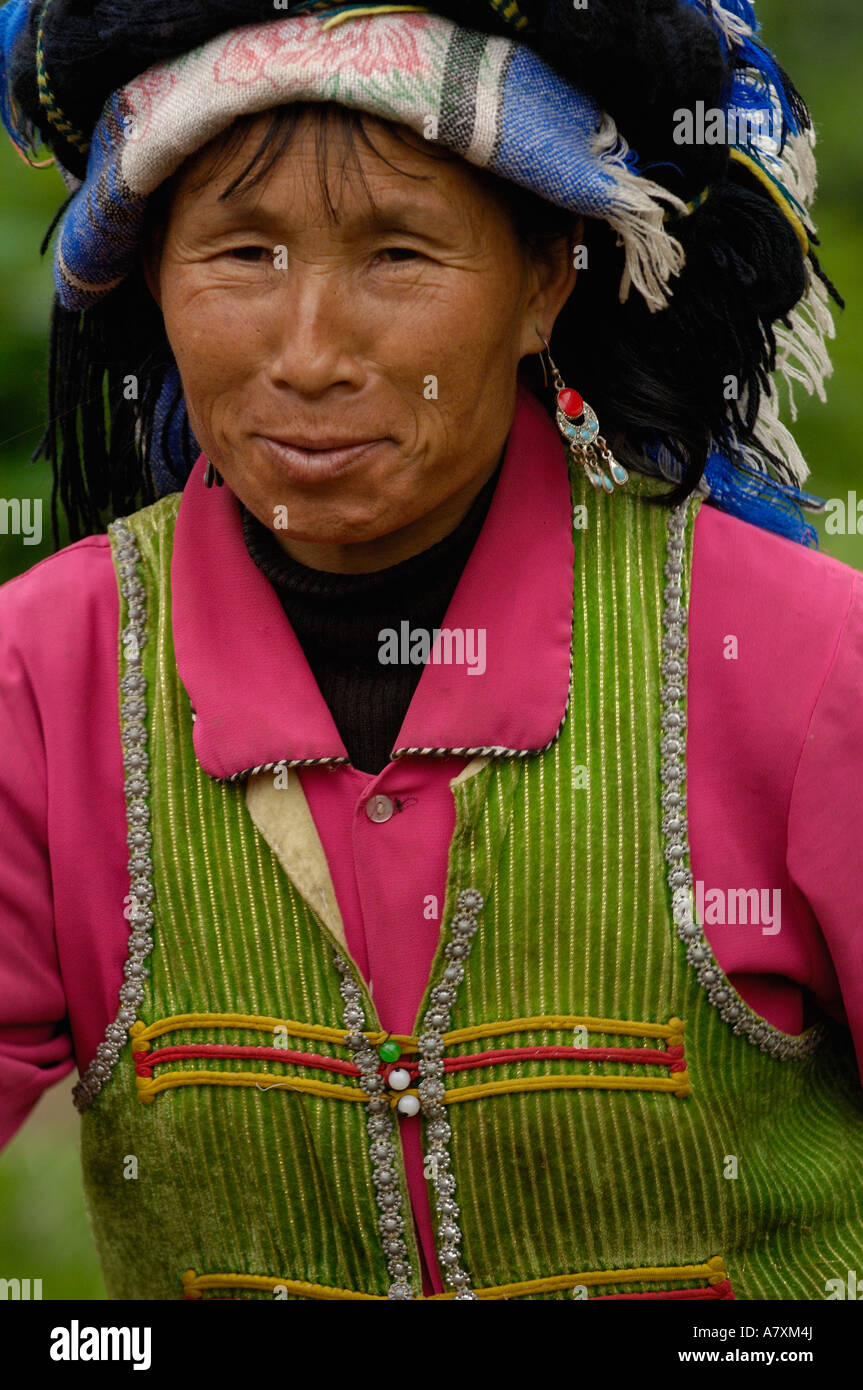 Colourful belt Yi. One of the sub-groups of the Yi Ethnic minority ...