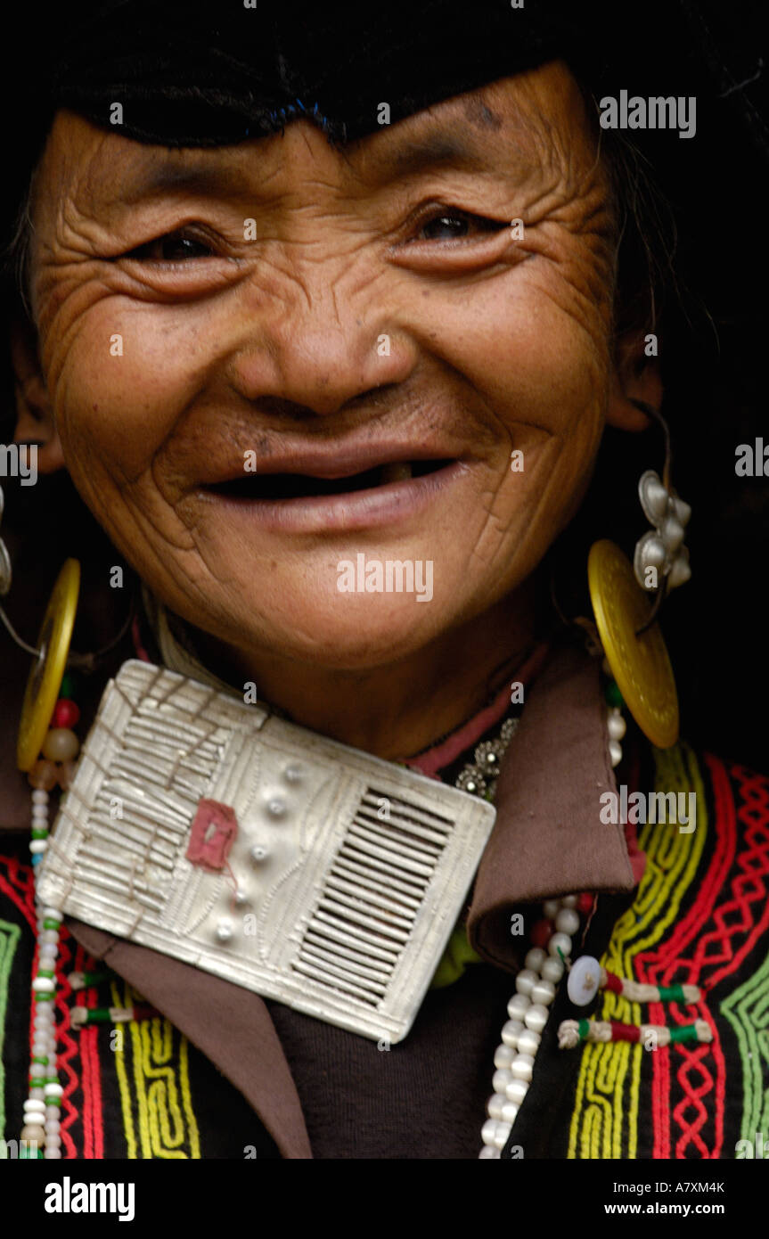 Colourful belt Yi. One of the sub-groups of the Yi Ethnic minority ...