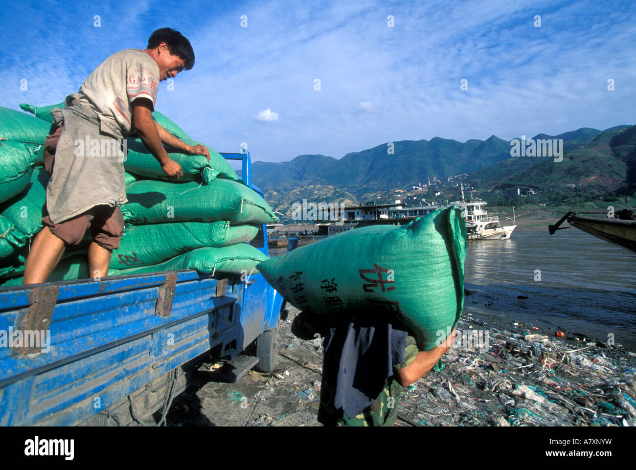 Porters carry bags hi-res stock photography and images - Alamy