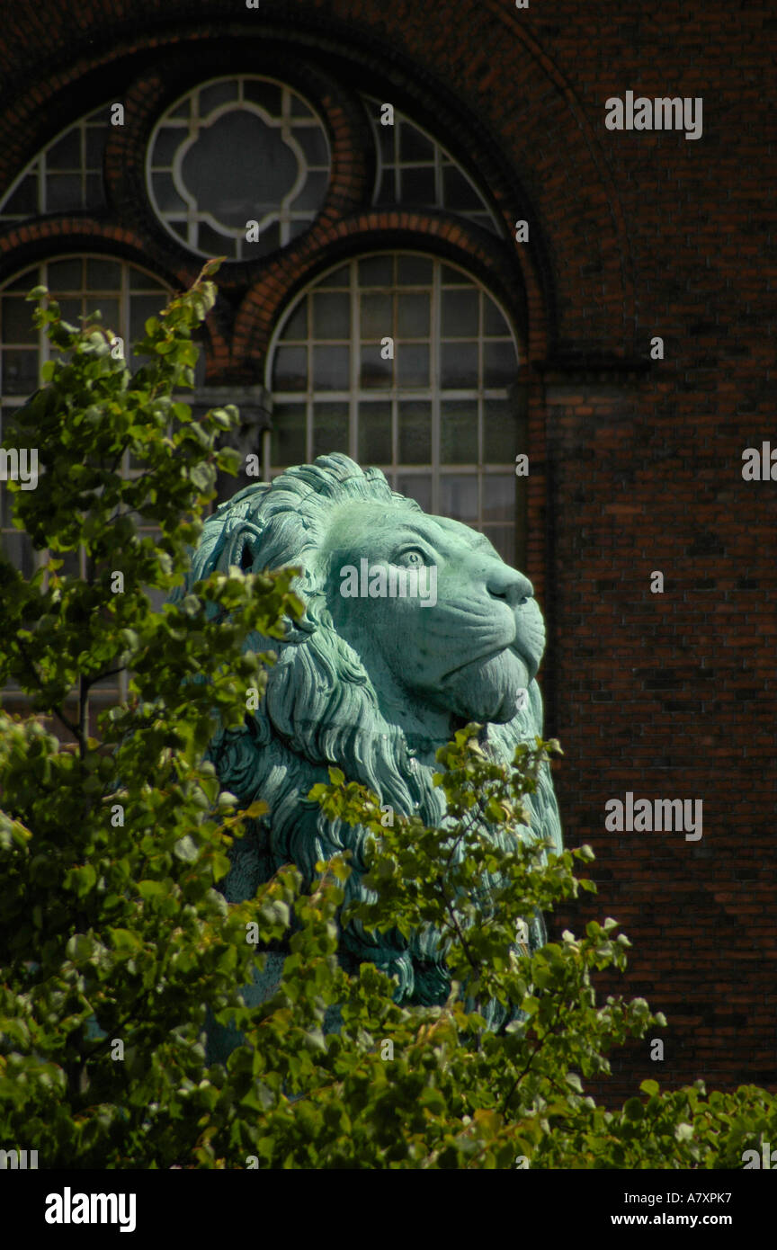 Uli statue hi-res stock photography and images - Alamy