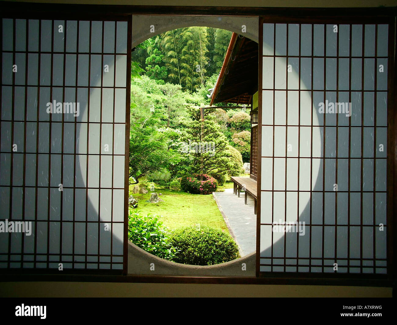 Asia, Japan, Kyoto. Round Window Stock Photo - Alamy