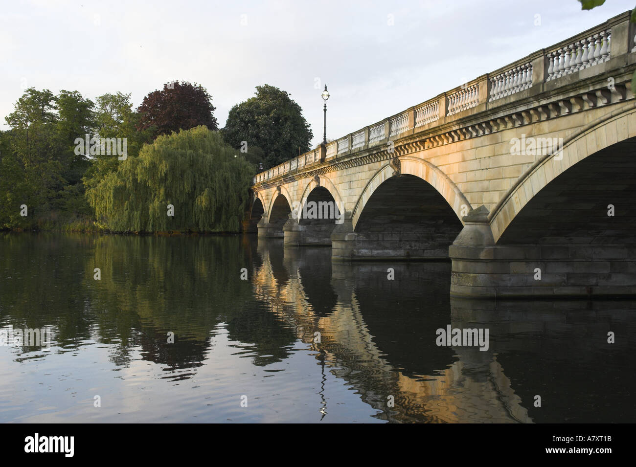 Serpentine Bridge in Hyde Park London UK Stock Photo - Alamy