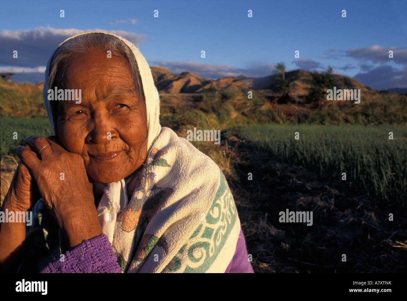 Philippine old woman hi-res stock photography and images - Alamy