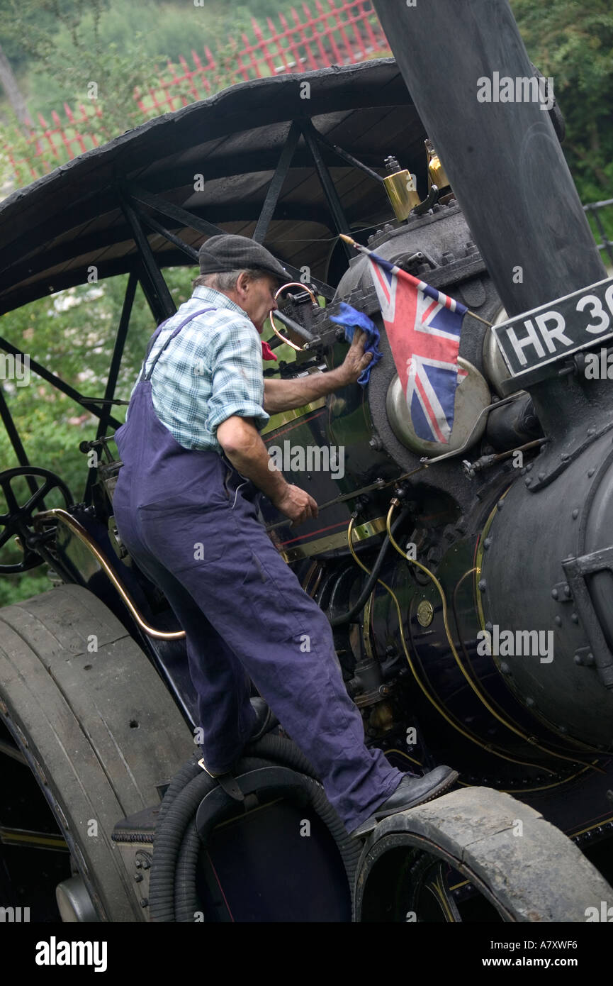 OWNER WITH VINTAGE TRACTION ENGINE Stock Photo - Alamy