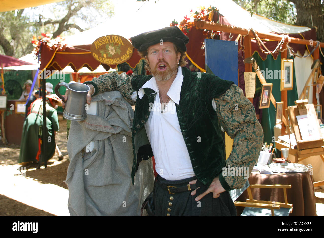 'RENAISSANCE THEATRE PLAYERS' IN MEDIEVAL DRESS,CALIFORNIA , USA Stock ...