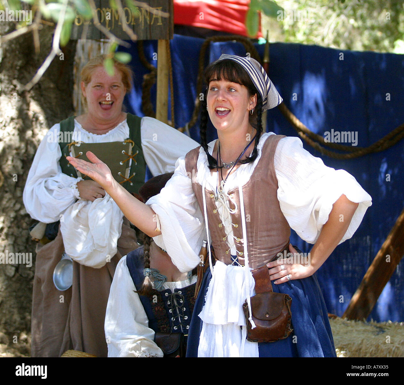 'RENAISSANCE THEATRE PLAYERS' IN MEDIEVAL DRESS,CALIFORNIA , USA Stock ...