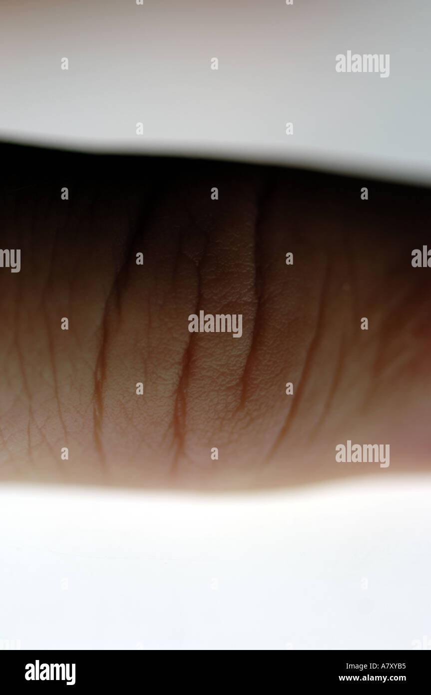 finger detail close up skin Stock Photo - Alamy