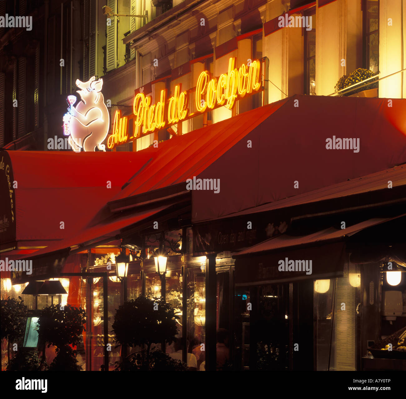 Pied de Cochon, restaurant, Paris, France Stock Photo - Alamy