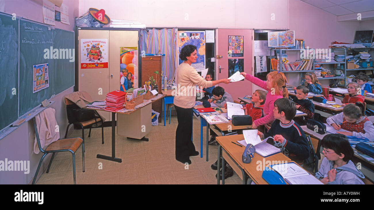 French teacher classroom board hi-res stock photography and images - Alamy