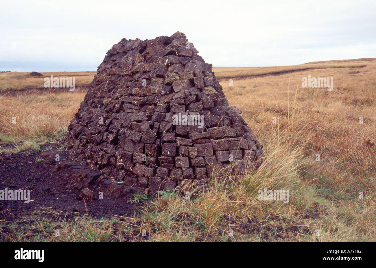 PEAT STACK ON ISLAY SCOTLAND UK Stock Photo - Alamy