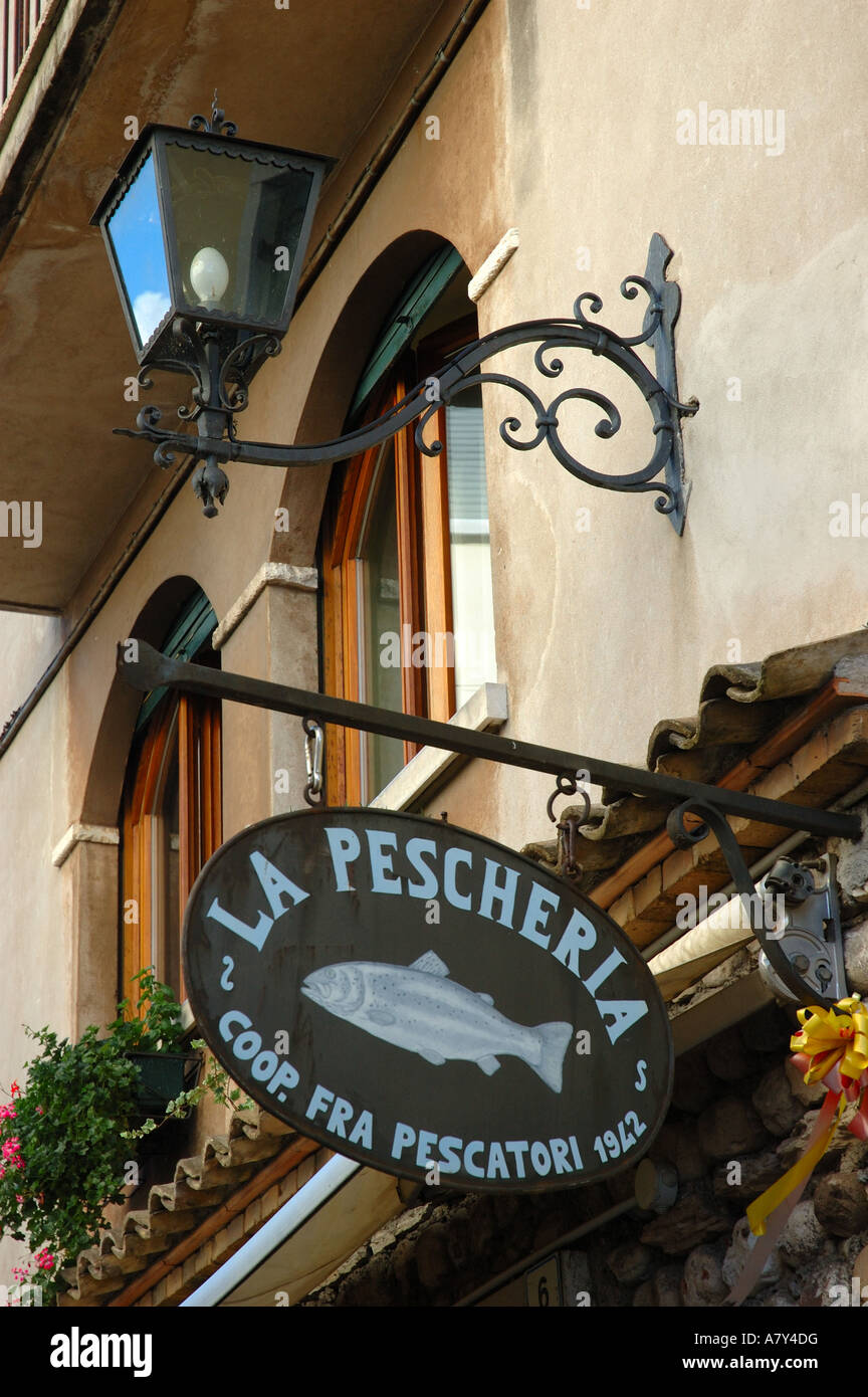 Garda signage hi-res stock photography and images - Alamy