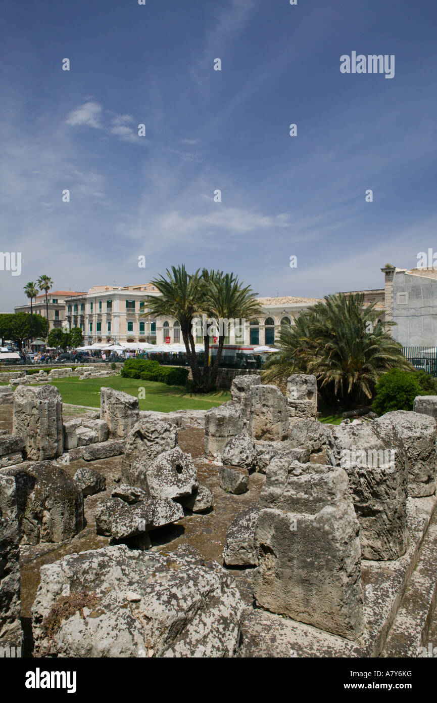 Doric peripheral temple hi-res stock photography and images - Alamy