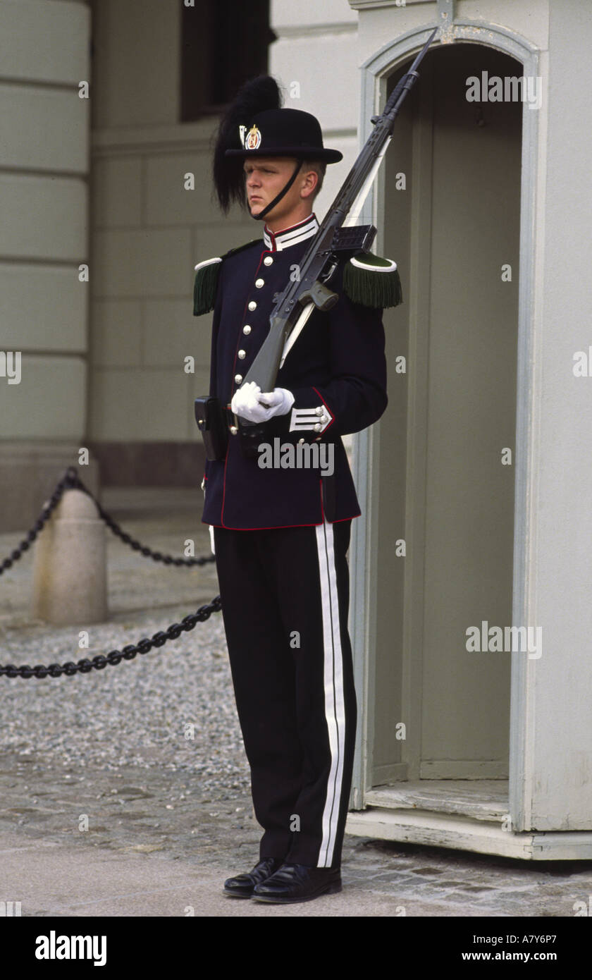 Royal Palace Guard Oslo Norway Stock Photo - Alamy