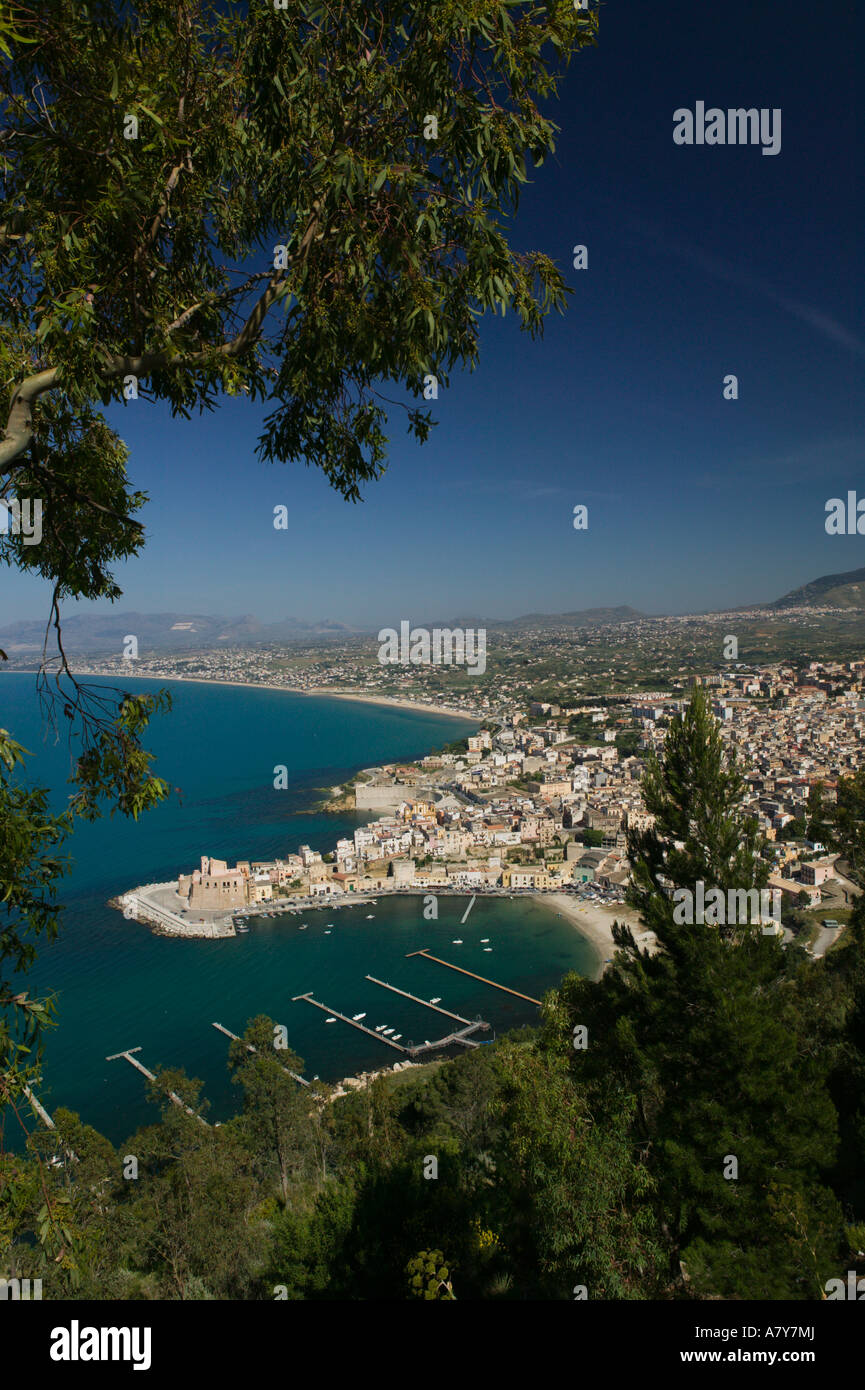 Sicily castellamare del golfo town hi-res stock photography and images ...