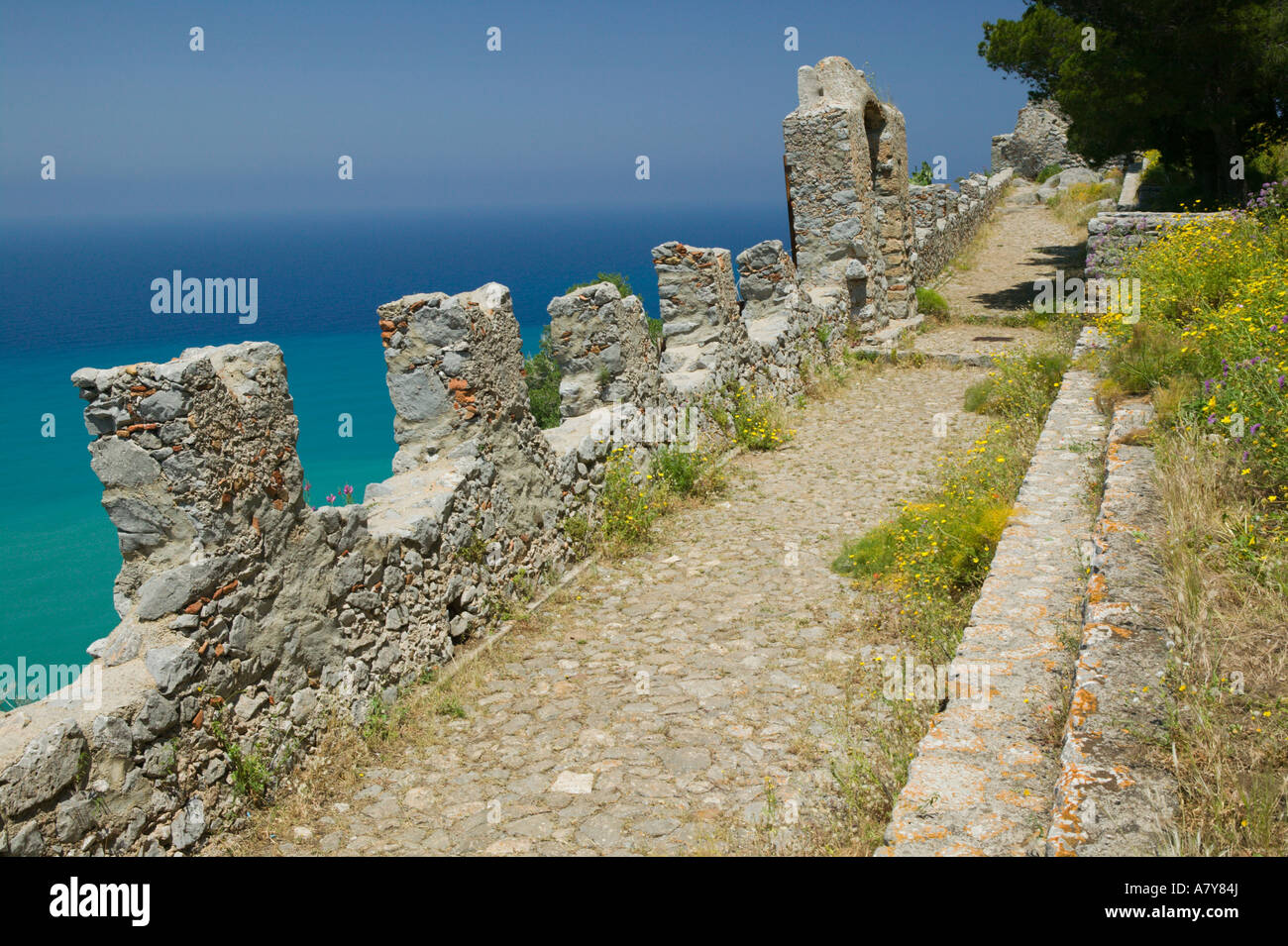 Cliffside walkway hi-res stock photography and images - Alamy