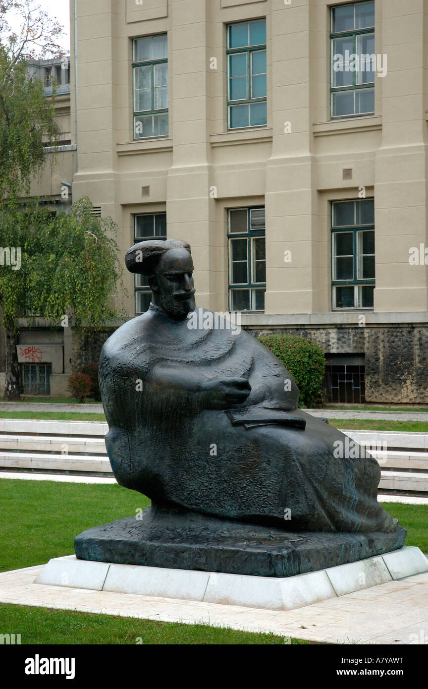 Croatia, Zagreb, bronze statue of Marko Marulic Stock Photo - Alamy