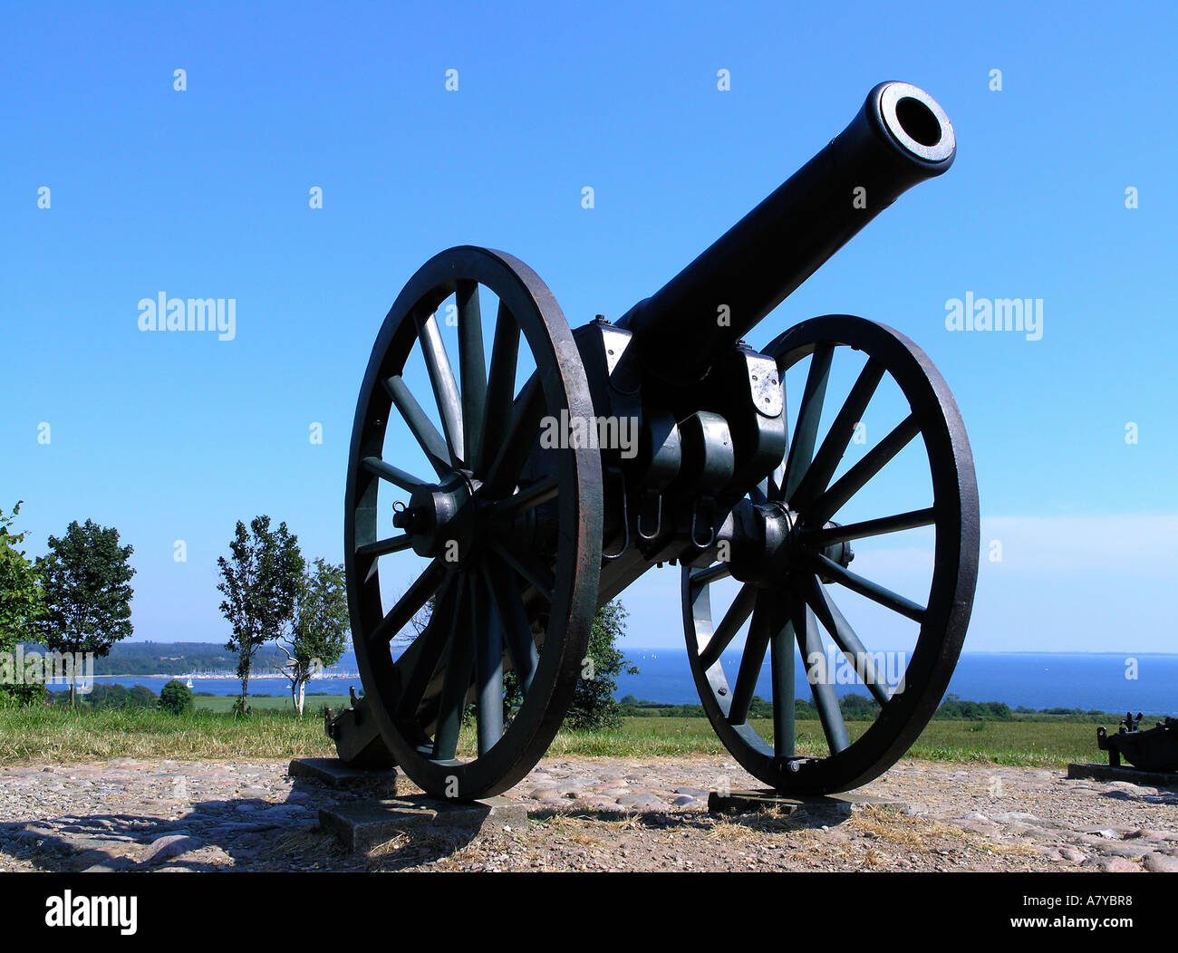Cannon loader hi-res stock photography and images - Alamy