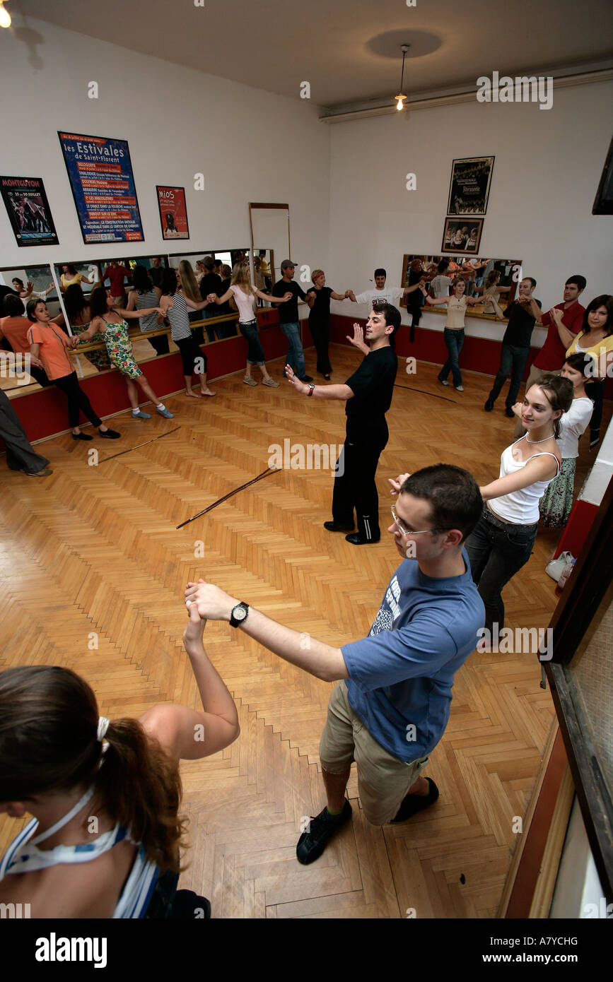 Serbian traditional Kolo dance class at Abrasevic dance Stock Photo - Alamy