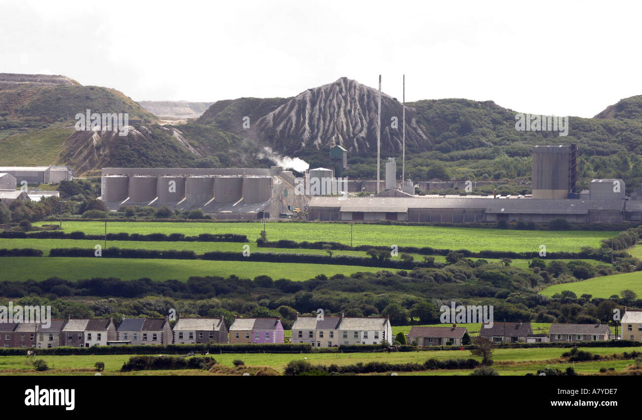 China clay mining hi-res stock photography and images - Alamy