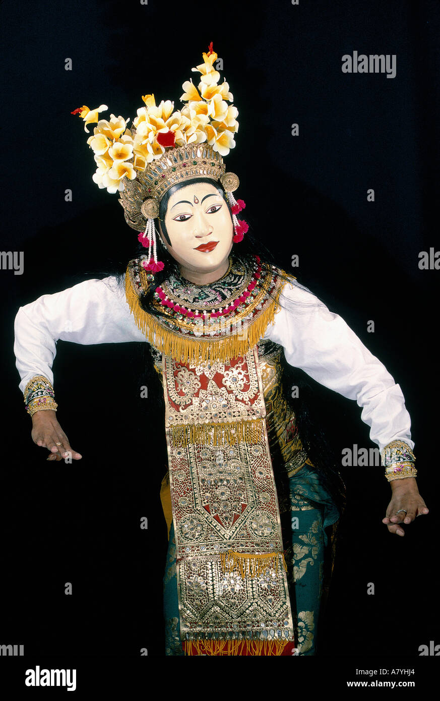 Wayang wong hi-res stock photography and images - Alamy