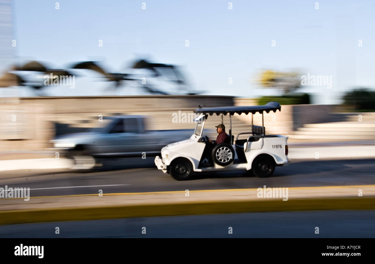 00North America, Mexico, Mazatlan. A pulmonia, a form of transportation ...