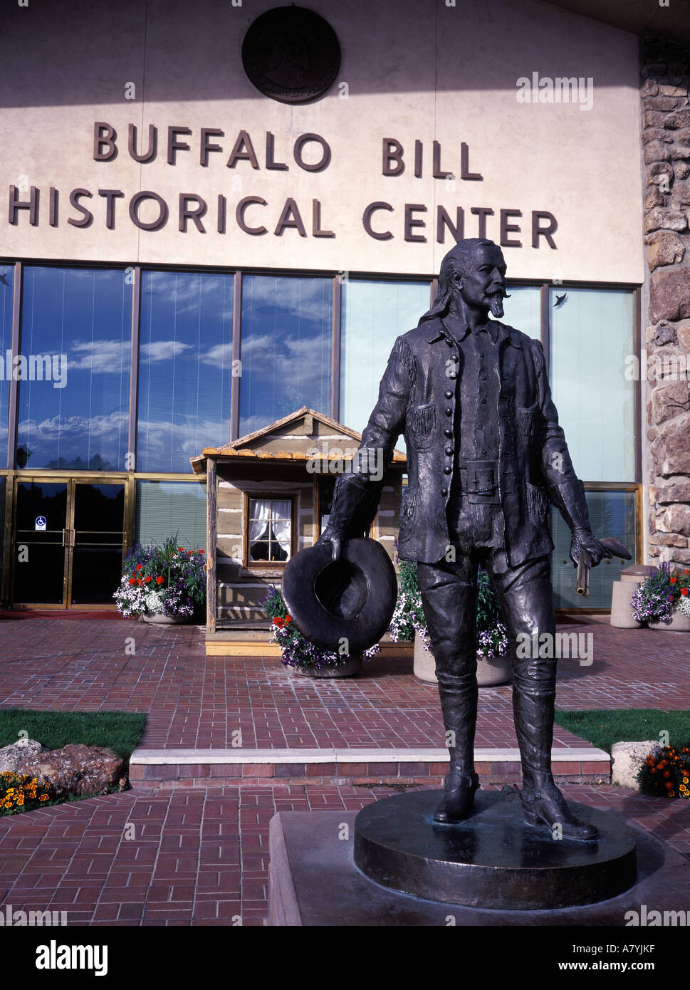 Buffalo bill center west statue hi-res stock photography and images - Alamy