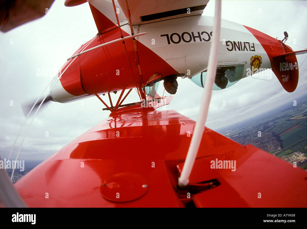 Wing mounted camera hi-res stock photography and images - Alamy