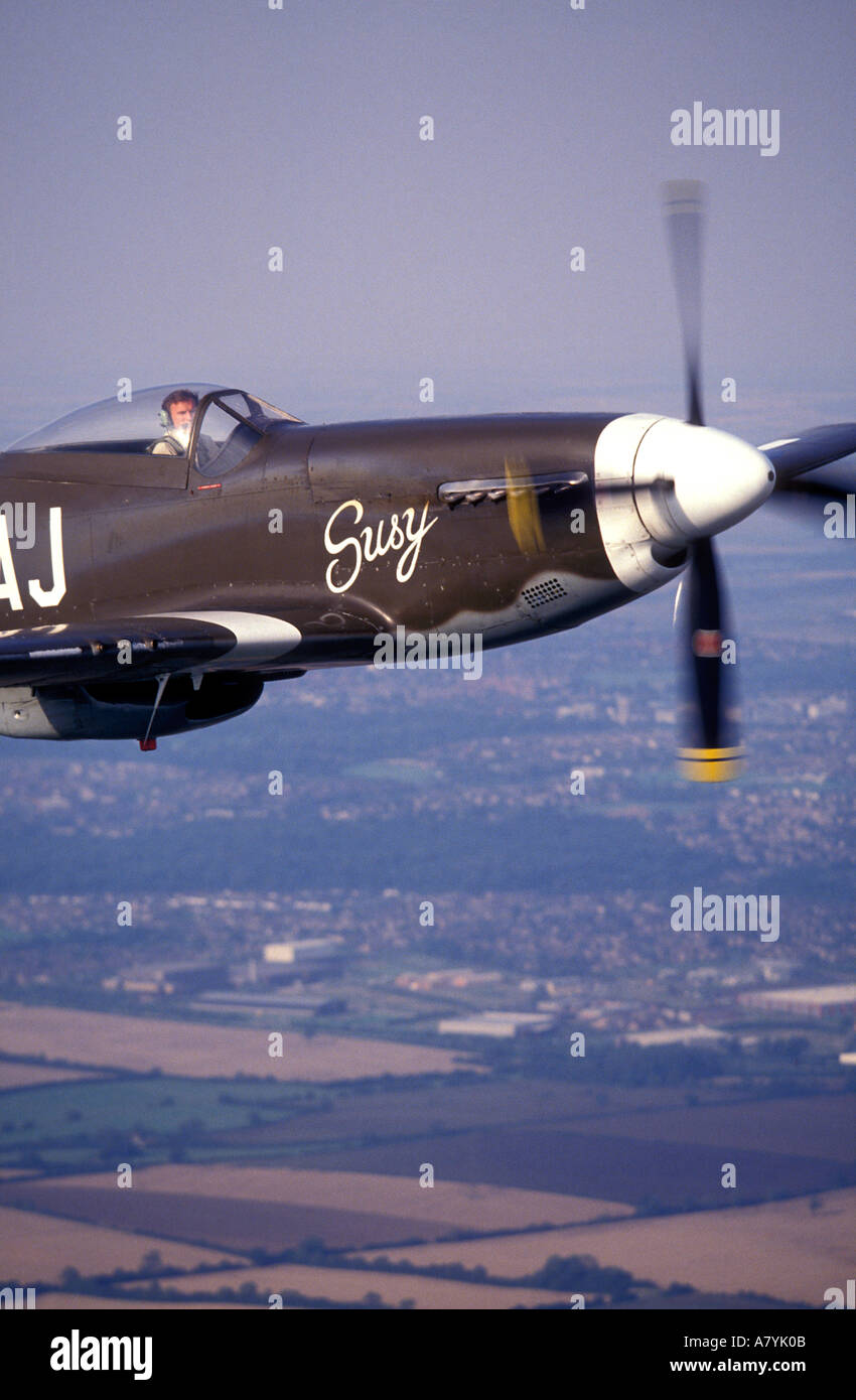 P 51 mustang ww2 fighter hi-res stock photography and images - Alamy