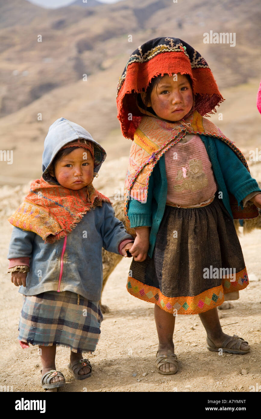 Quechua children, Sacred Valley, Peru Stock Photo - Alamy