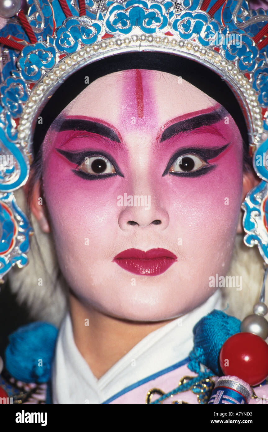 Beijing Opera singer Stock Photo - Alamy