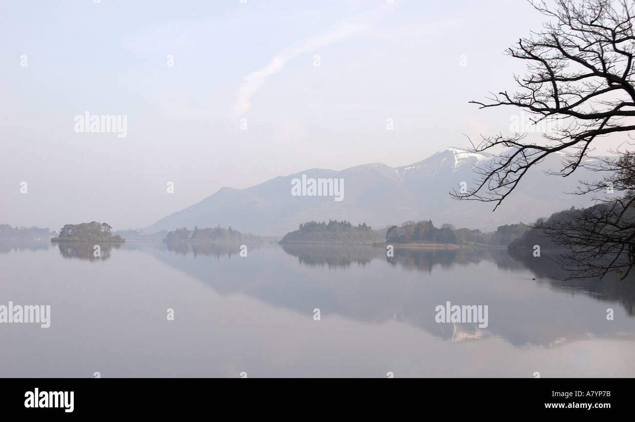 Water reflections mist hi-res stock photography and images - Alamy