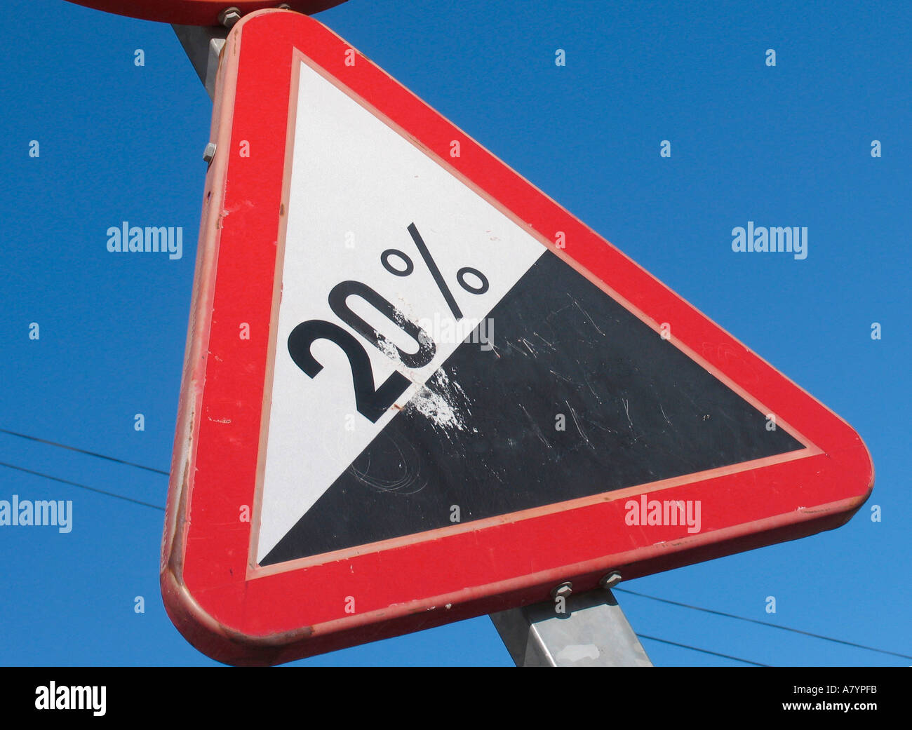 Traffic sign indicating 20 twenty percent incline Stock Photo - Alamy