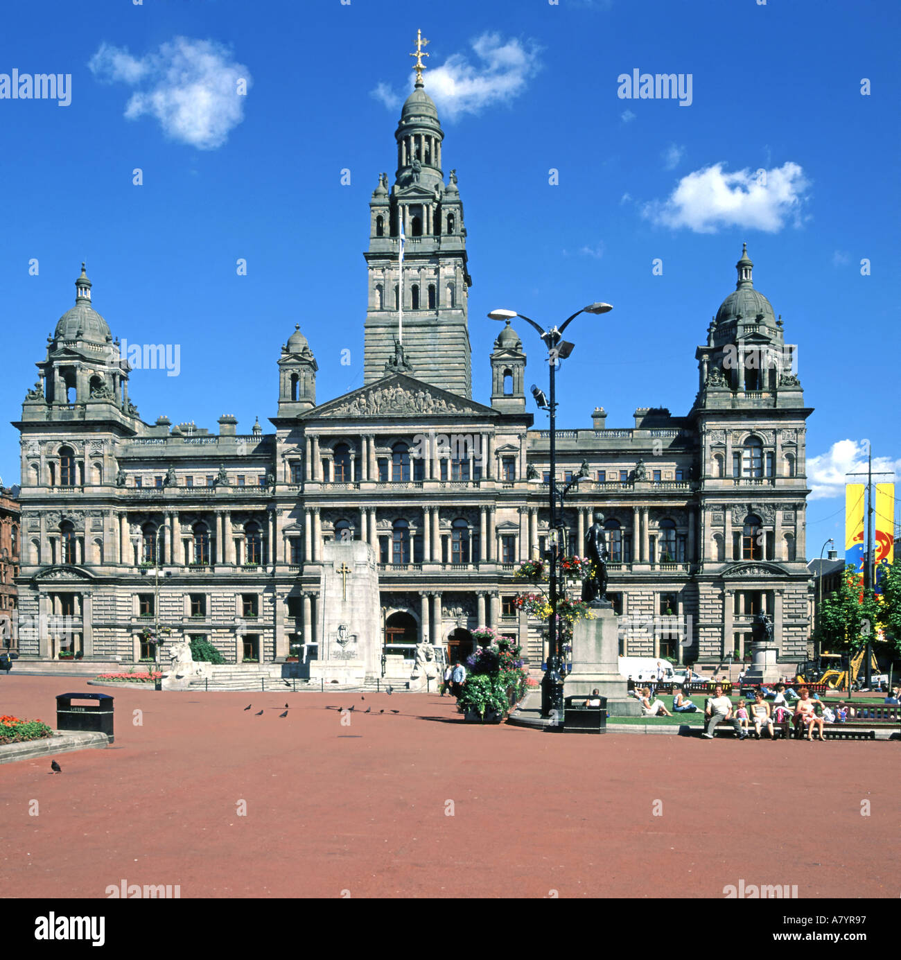 City of Glasgow George Square City Chambers and cenotaph Stock Photo ...