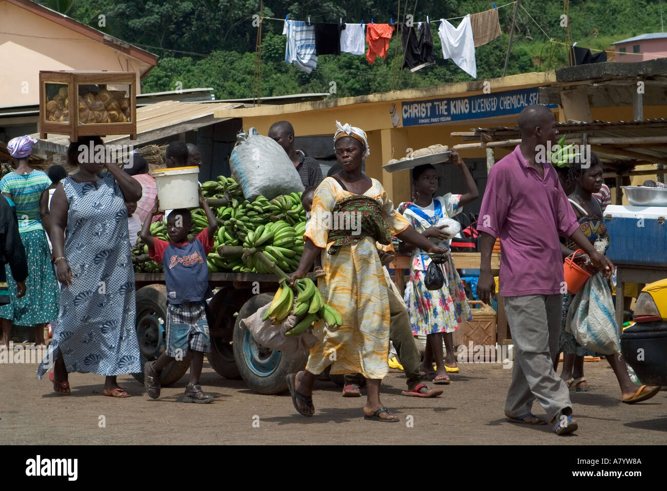 Ghana market clothes hi-res stock photography and images - Alamy
