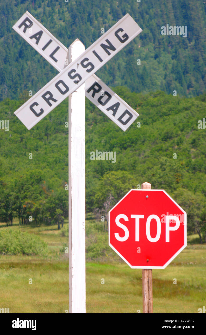 USA, California, railroad crossing warning sign Stock Photo - Alamy