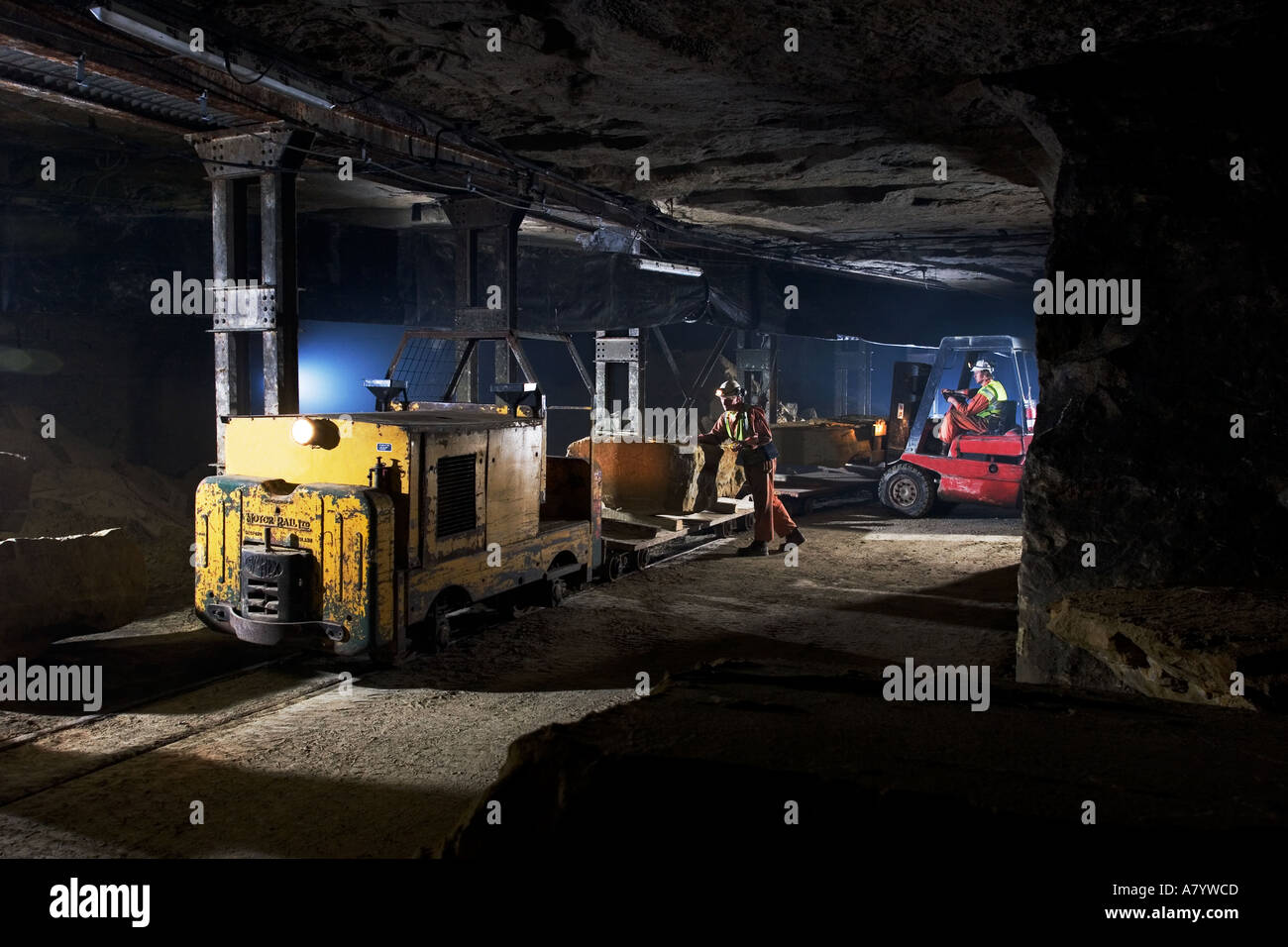 Chilmark limestone High Resolution Stock Photography and Images - Alamy